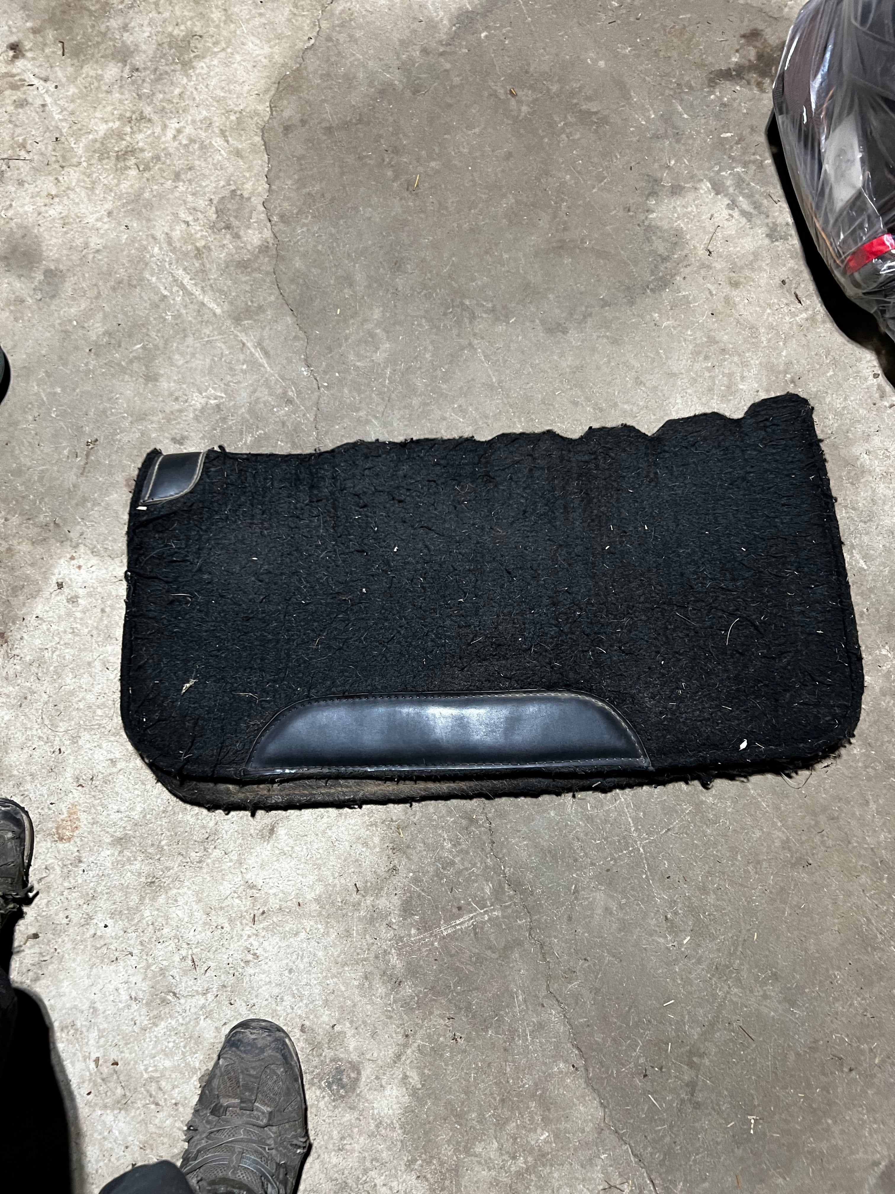 Western Saddle Pads – White Horse Consignment